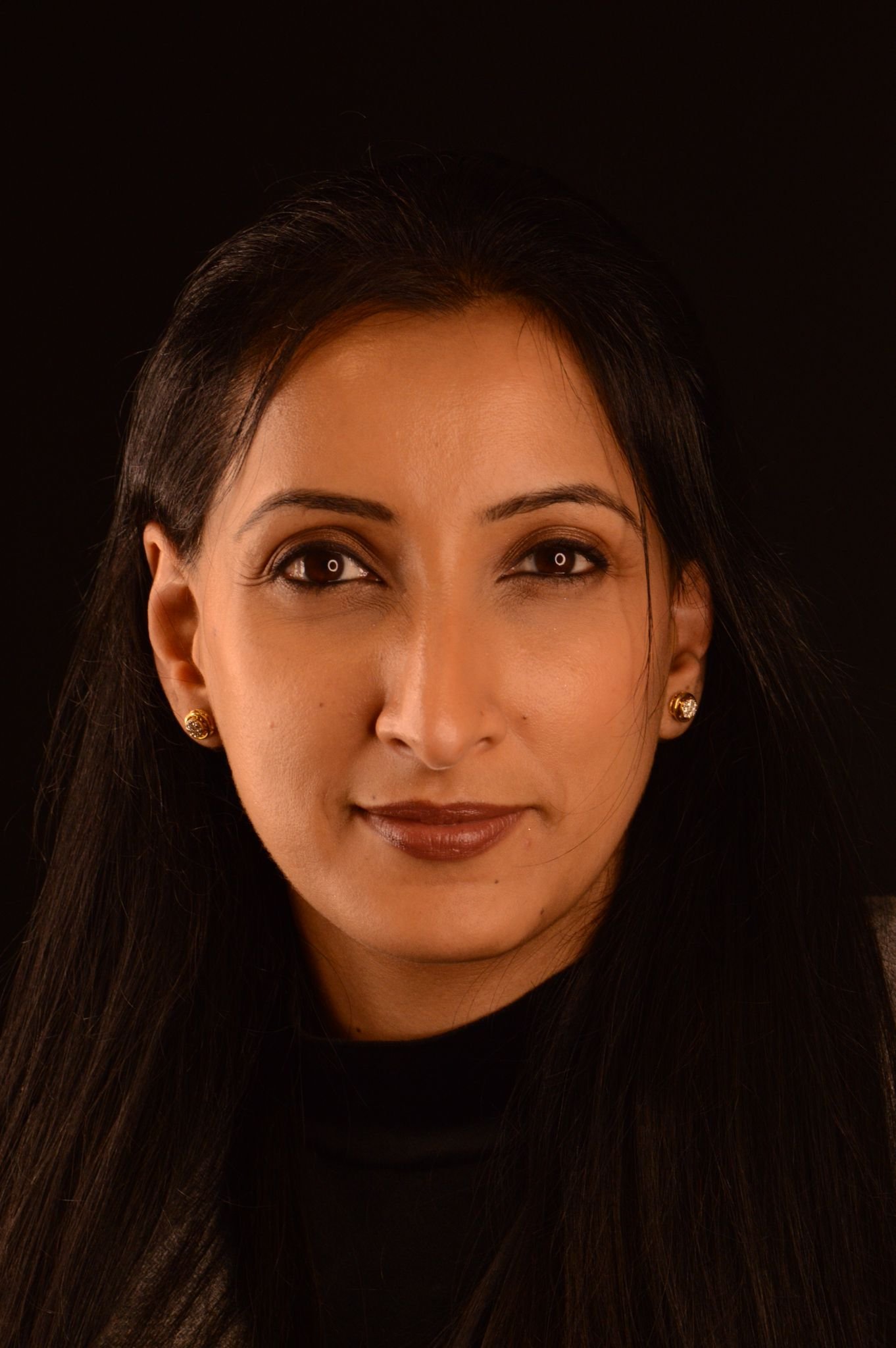 Implants by Dr Monika | Treatments & Mentoring